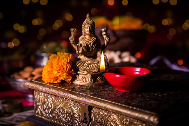 8 ways to bring a little Diwali cheer to work